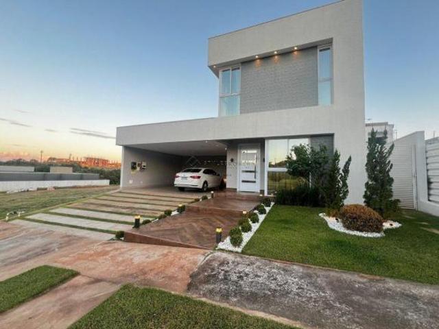 Casa sobrado á venda no Condomínio Florais da Mata
