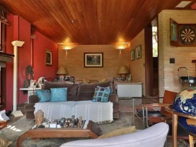 Casa sobrado à venda no Condomínio Morada dos Pássaros na Aldeia da Serra em Barueri SP
