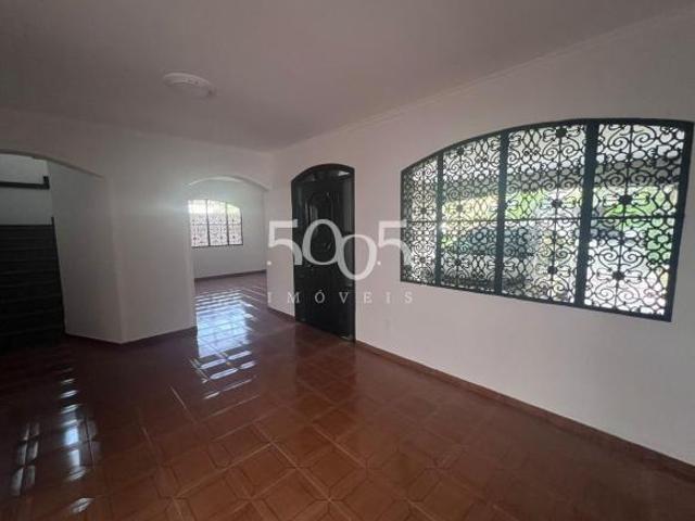 Casa sobrado à venda no Condomínio Portal de Itu, com 339m² de área construída e 4 quartos
