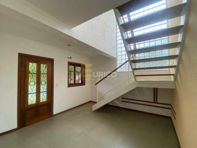 Casa Sobrado á Venda no Condomínio Recanto dos Paturis em Vinhedo/SP