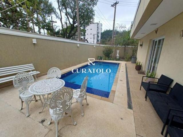 Casa sobrado à venda no Jardim São Caetano com 4 quartos e 4 vagas e piscina