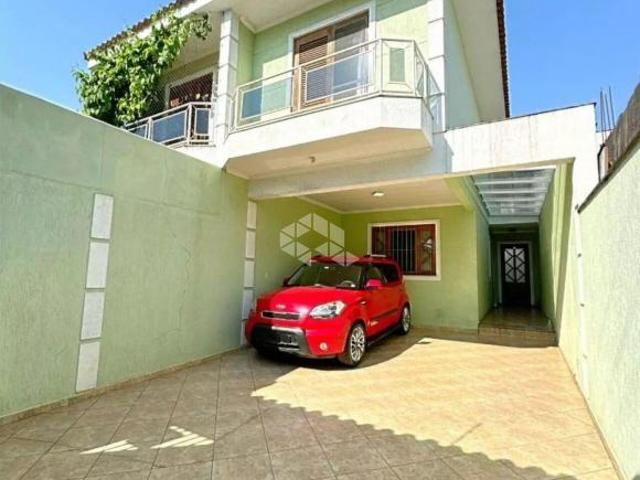 Casa sobrado Amplo a venda com 3 Dormitórios e 4 Vagas de Garagem na Vila Ede