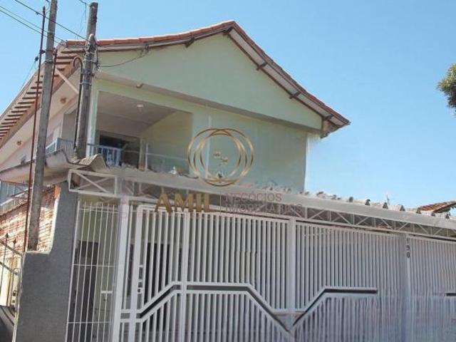 Casa Sobrado / Alto da Ponte / 05 dormitórios / 02 suítes / 300 m² terreno / 250 m² área construída
