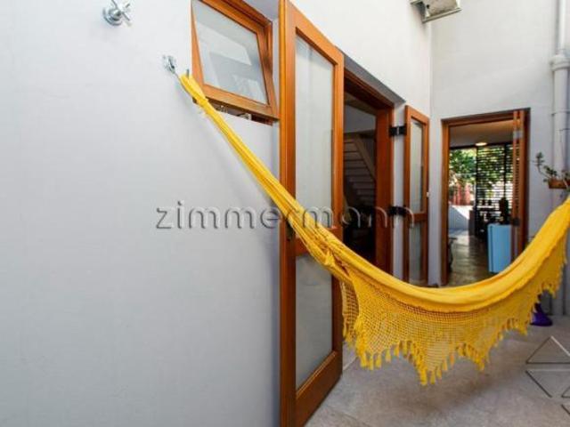CASA SOBRADO ALTO DE PINHEIROS 2 SUÍTES