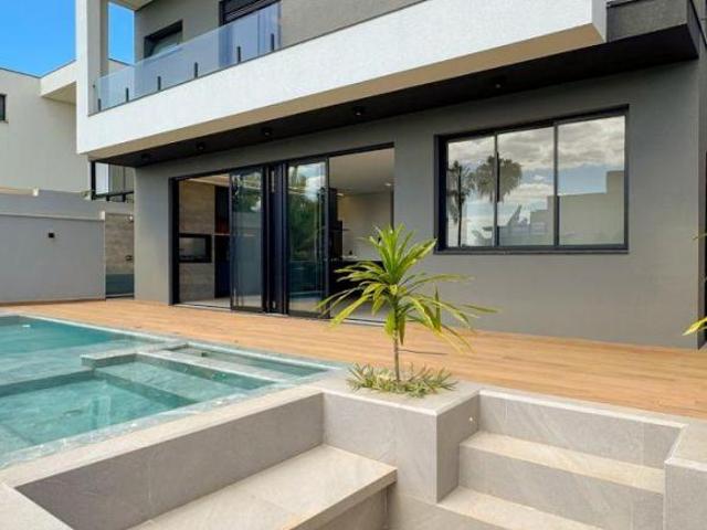 Casa sobrado alto padrão à venda no condomínio Vila Paradiso em Indaiatuba SP