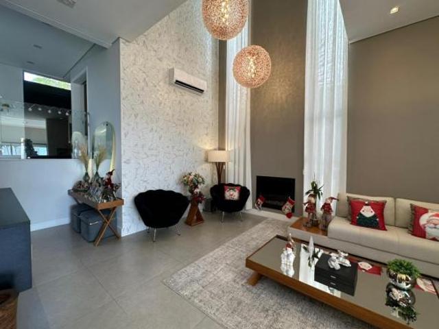 Casa Sobrado alto padrão à venda no Condomínio Zurich em Campinas SP