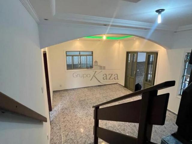Casa Sobrado Bosque dos Eucaliptos 3 Dormitórios 150m²