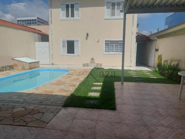 Casa Sobrado Bosque dos Eucaliptos 4 Dormitórios 285m²