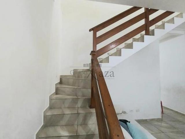 Casa Sobrado Bosque dos Ipês 3 Dormitórios 180m²