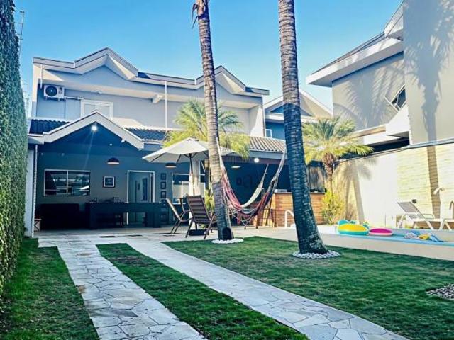 Casa Sobrado bairro Villa Branca Jacareí 3 Dormitórios uma suíte 260m²