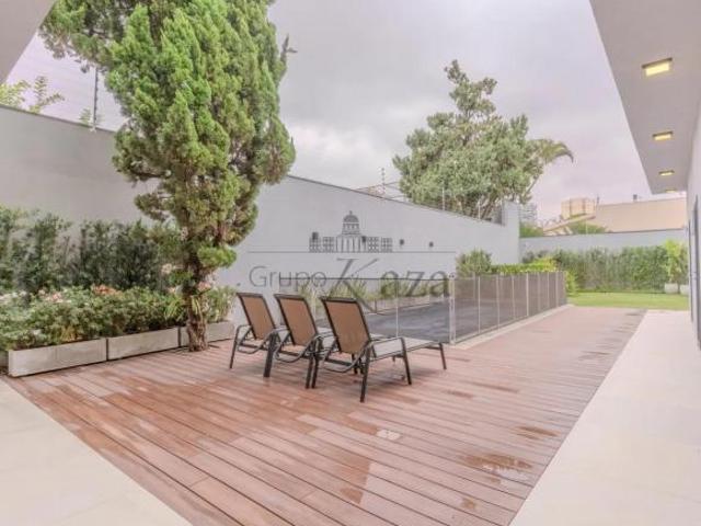 Casa Sobrado Brooklin 4 Suítes 485m² Próximo a Sociedade Hípica Paulista