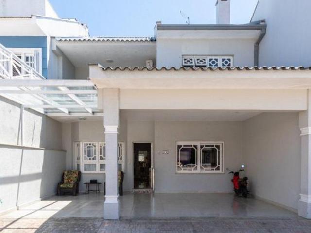 Casa Sobrado de 3 dormitórios com suíte, 2 vagas, piscina e sótão no Ecoville