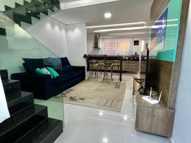 Casa Sobrado de 03 dormitórios para venda na Praia Grande