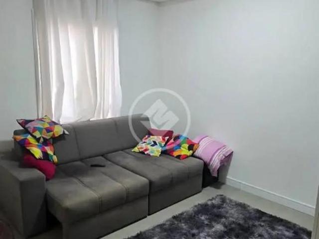Casa sobrado de 104 m2 de área construída, com 3 dormitórios sendo 1 suíte no Condomínio Residencial