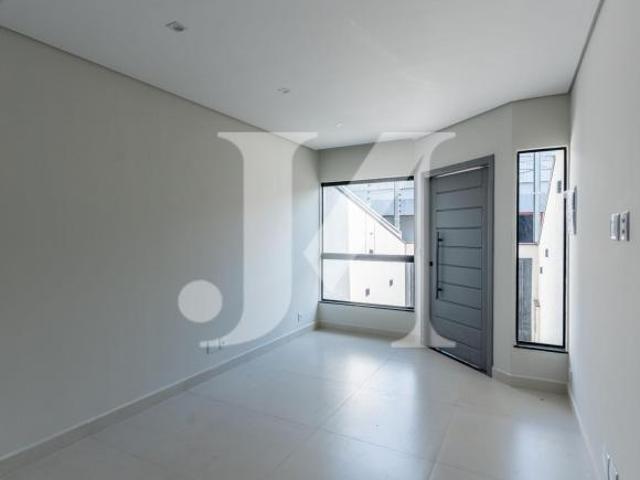Casa Sobrado de 140m², 3 Dormitórios sendo 01 suíte e 05 Vagas na Vila Carrão