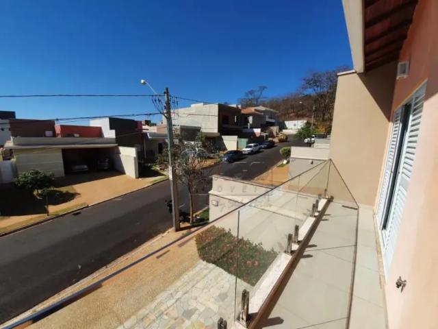 Casa sobrado de 263m² com 04 suítes à venda em condomínio San Marco