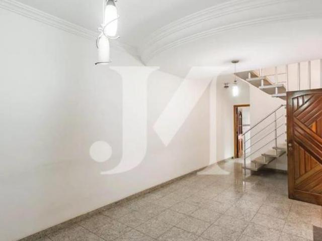 Casa Sobrado de 283m², 5 Dormitórios sendo 3 Suítes e 3 Vagas de Garagem Penha