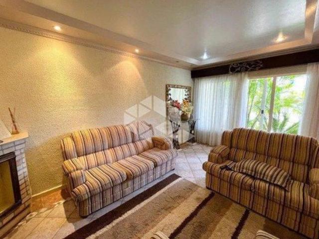 Casa sobrado de 390m², com 3 quartos, 5 banheiros e 3 vagas no Marechal Rondon