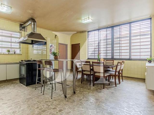 Casa Sobrado de 414m², 4 dormitórios e 7 vagas para venda na Mooca