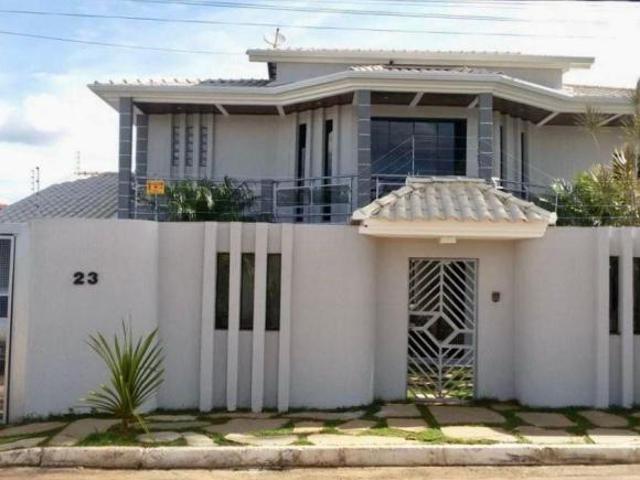 Casa Sobrado de 5 Quartos com Piscina na Rua 5 – Vicente Pires