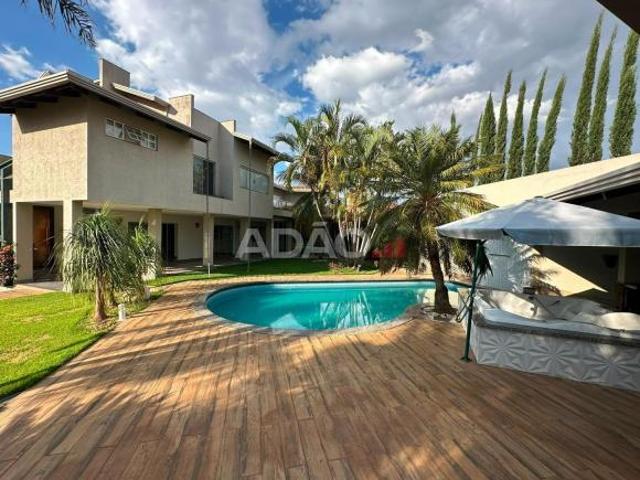 Casa sobrado de 5 suítes no Setor Sul Sobrado com 5 Quarto s por R$ 3999000.00 no setor Setor Sul V