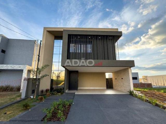 Casa Sobrado de Alto Padrão com 4 Suítes e Piscina Automatizada no Condomínio Jardins Capri Casa em