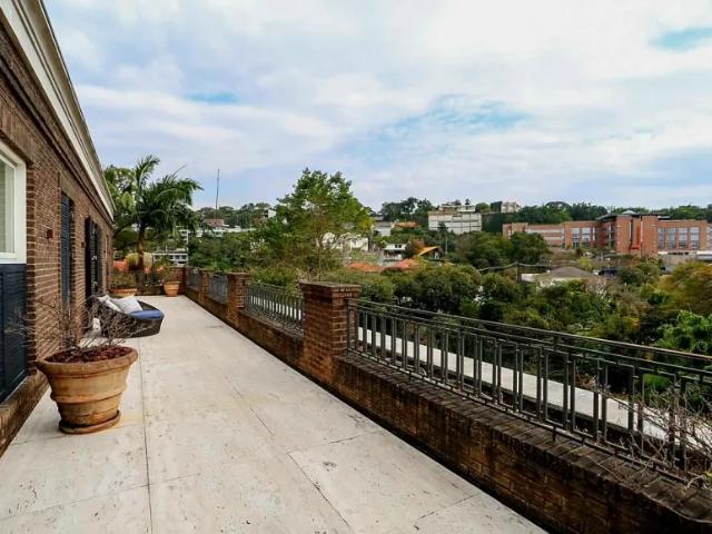 Casa sobrado de alto padrão à venda e locação na Cidade Jardim em São Paulo SP