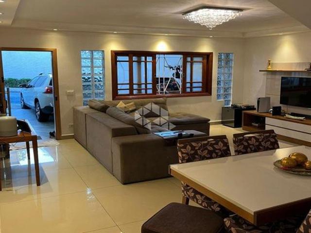 Casa sobrado de alto padrão a venda na Vila Mazzei