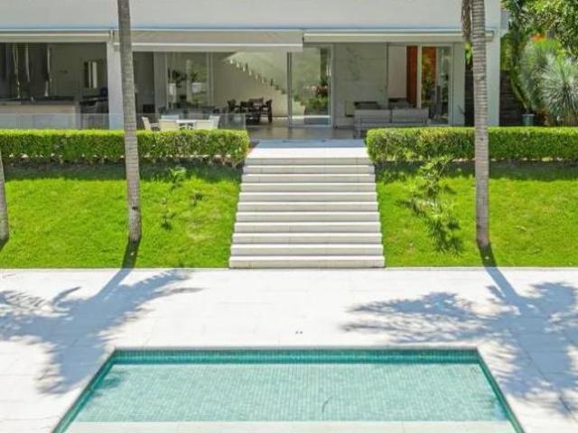 Casa sobrado de alto padrão à venda no Condomínio Fazenda da Grama em Itupeva SP