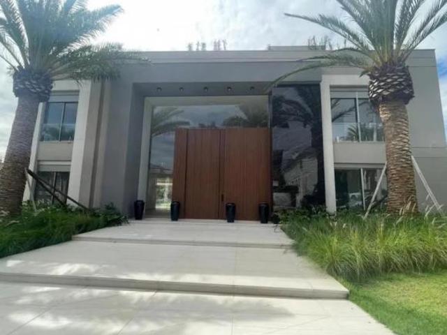Casa sobrado de alto padrão à venda no Condomínio Residencial Tamboré 2 em São Paulo SP