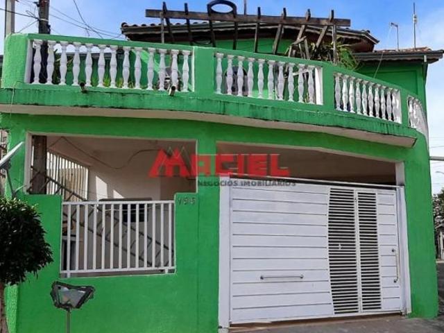 CASA SOBRADO DE ESQUINA