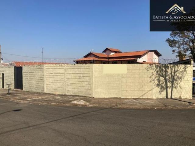Casa / Sobrado de esquina com 3 Dormitórios no Parque Jambeiro em terreno de 500 m²