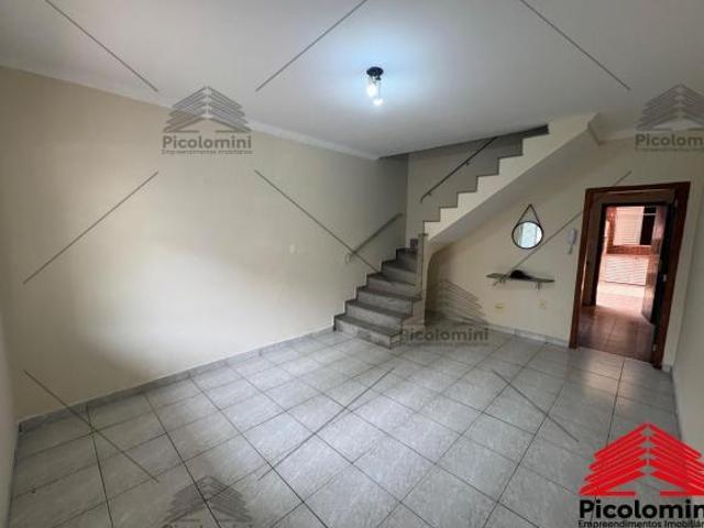 Casa sobrado de vila a venda na Mooca, 88 m², 3 quartos, 2 banheiros, churrasqueira, quintal, lavand