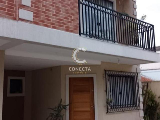 Casa Sobrado dentro de condomínio