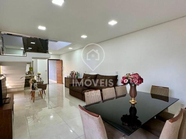 Casa Sobrado disponível para venda no Centro em Araxá MG