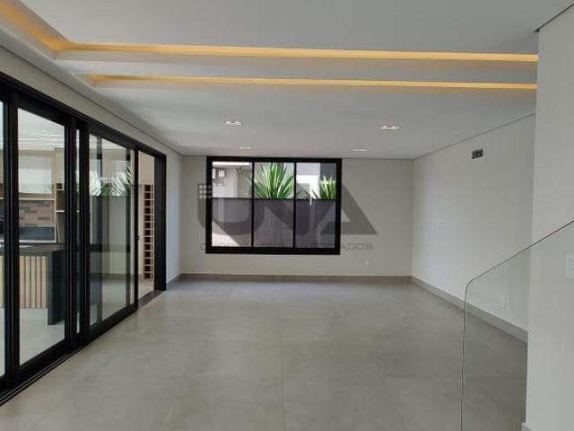 Casa Sobrado em Condomínio