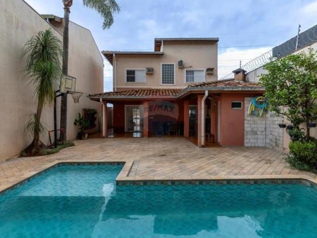 Casa sobrado em condomínio com 183m² Jardim Botânico