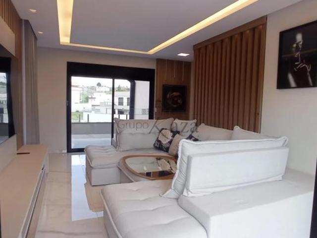 Casa Sobrado em Condomínio Condomínio Reserva Rudá 4 Dormitórios 250m²
