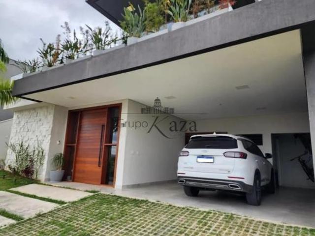 Casa Sobrado em Condomínio Loteamento Verana Condomínio Verana 4 Dormitórios 340m²
