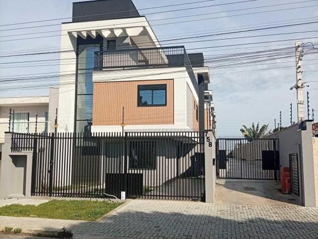 Casa Sobrado em Condomínio, não geminada!