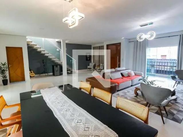 Casa / Sobrado em Condomínio para Locação em Taboão da Serra/SP Cidade Intercap 3 Quartos