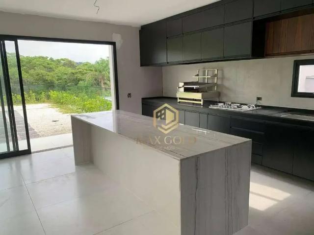Casa / Sobrado em Condomínio para Locação em Taubaté/SP Chácara São Félix 4 Quartos