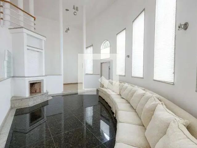 Casa / Sobrado em Condomínio para Locação em Taubaté/SP Areao 3 Quartos