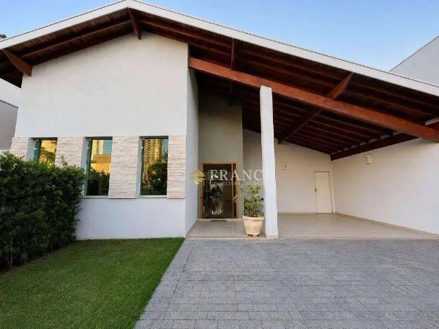 Casa / Sobrado em Condomínio para Locação em Taubaté/SP Esplanada Independência 4 Quartos