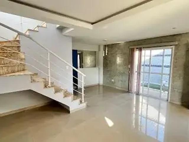 Casa / Sobrado em Condomínio para Locação em Taubaté/SP Vila Areao 3 Quartos