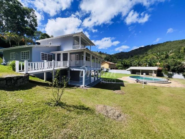 Casa / Sobrado em Condomínio para Locação em Teresópolis/RJ Albuquerque 4 Quartos