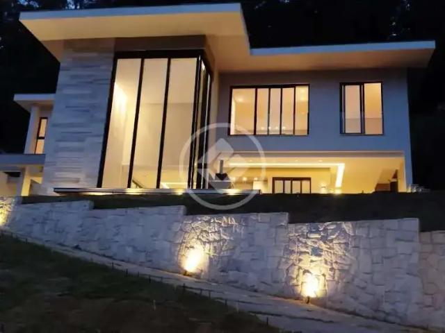 Casa / Sobrado em Condomínio para Locação em Teresópolis/RJ Parque do Imbui 4 Quartos