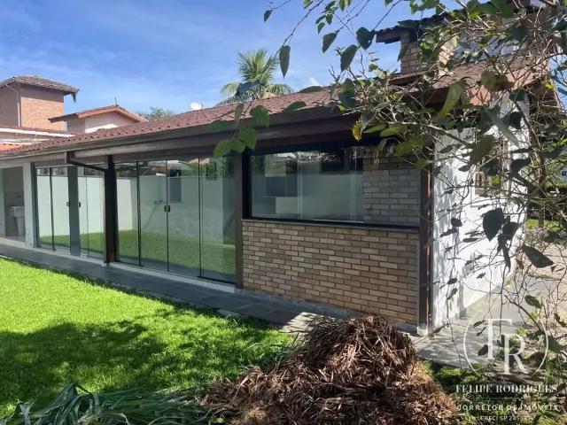 Casa / Sobrado em Condomínio para Locação em Ubatuba/SP Horto Florestal 3 Quartos