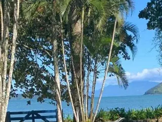 Casa / Sobrado em Condomínio para Locação em Ubatuba/SP Praia do Lazaro 3 Quartos