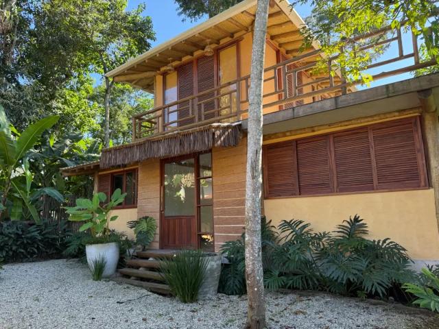 Casa / Sobrado em Condomínio para Locação em Ubatuba/SP Ressaca 4 Quartos
